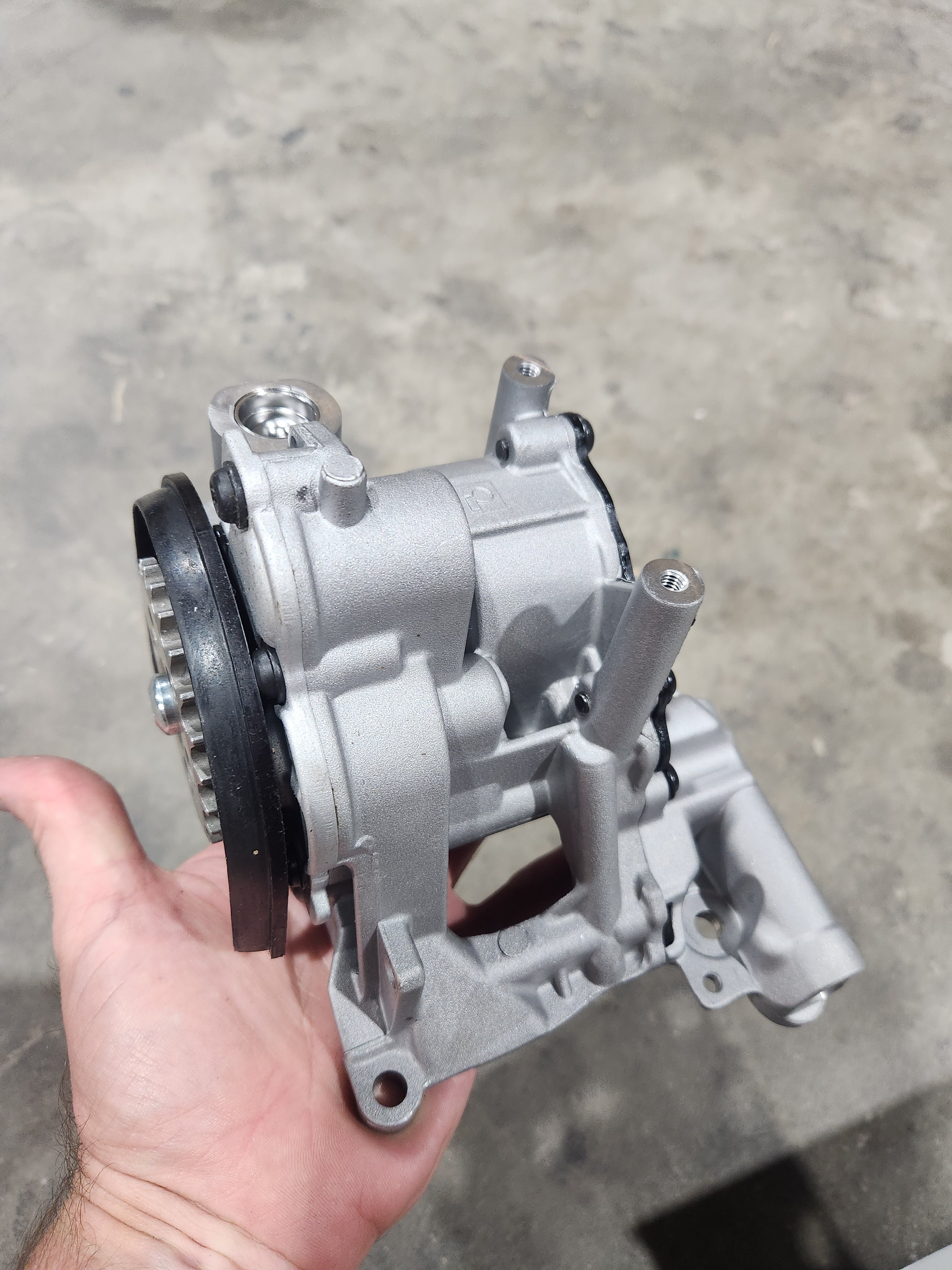 BMW N57 M50D high capacity oil pump 11418507325 – BMWDieselParts.com